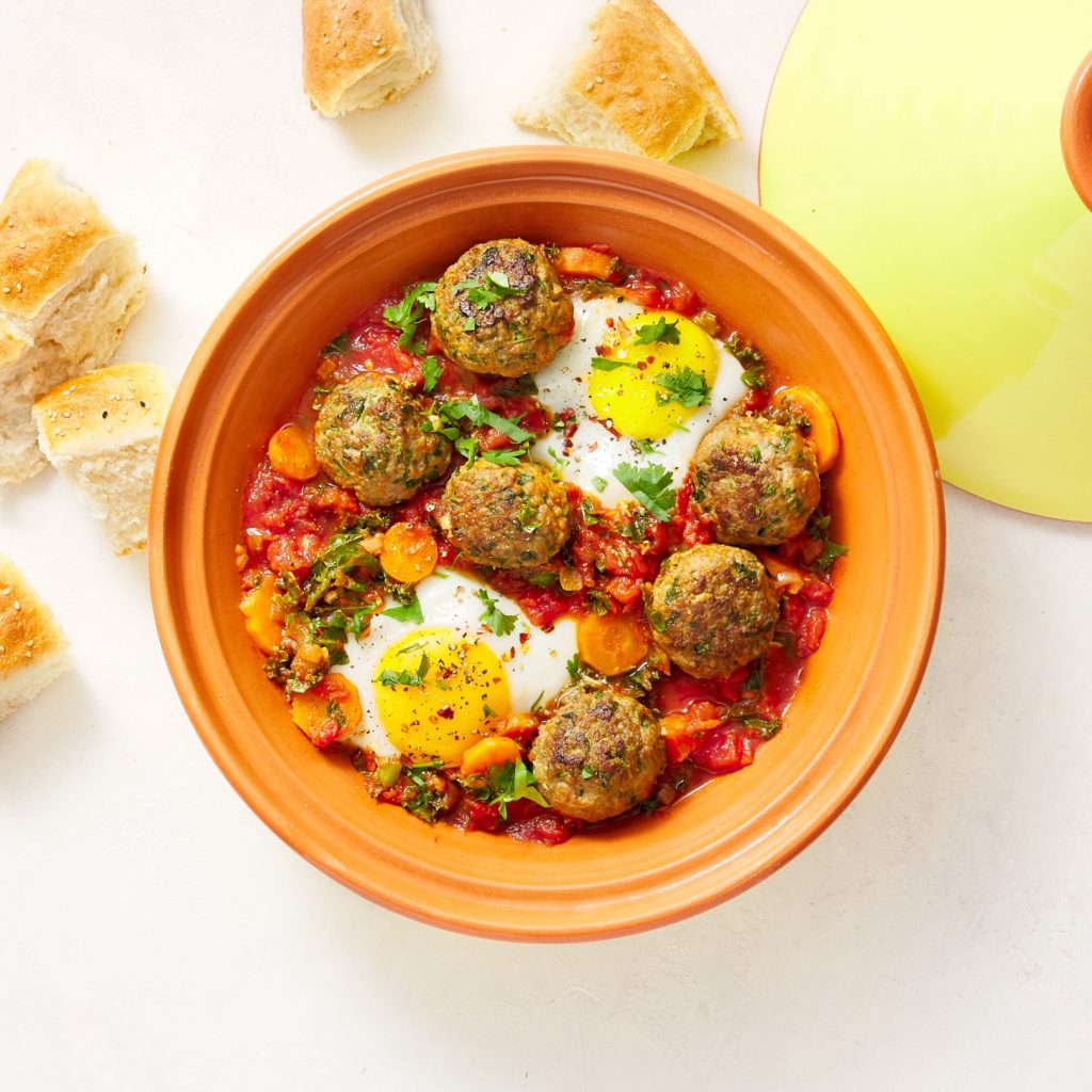 Hakims tajine met kefta, tomaat en eieren | Koken met De Morgen